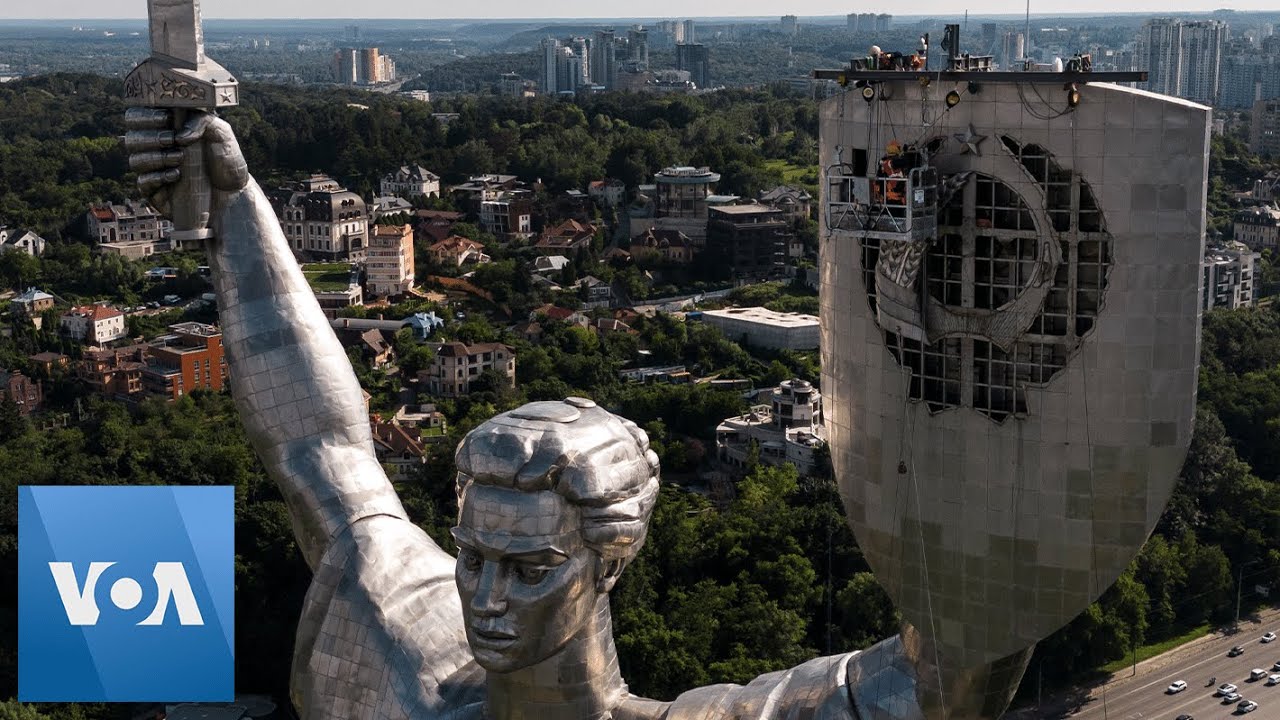 Ukraine Removes Hammer And Sickle From Soviet Era Statue Voa News
