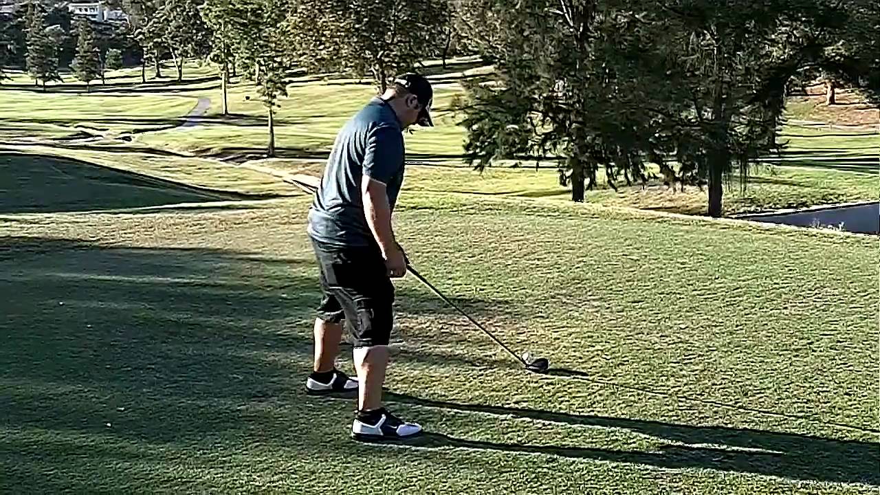 Beginners Golf Swing- Needs lessons? - YouTube