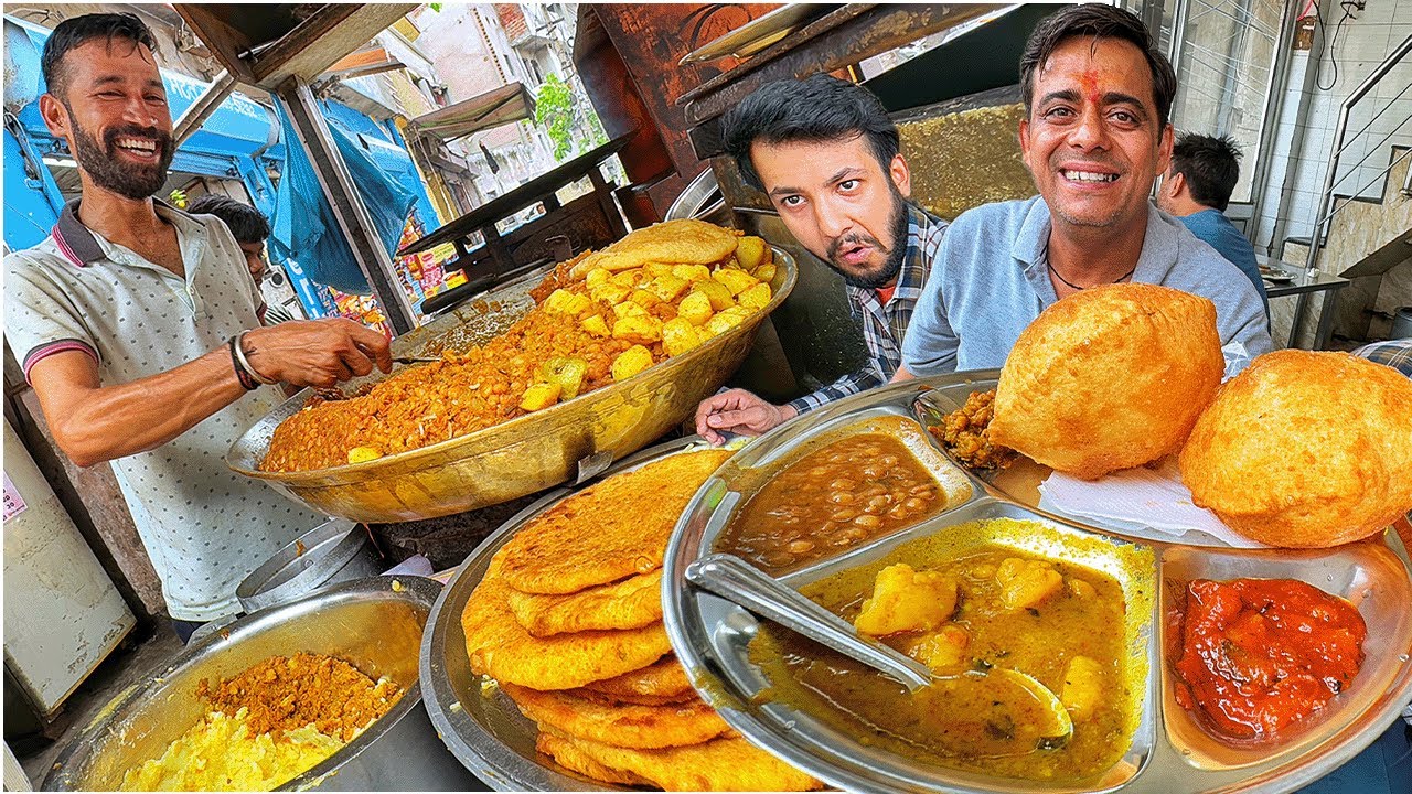 24 Carat Indian Street Food Gold 😍 Sansari Lal Makhani Chole Poori ...