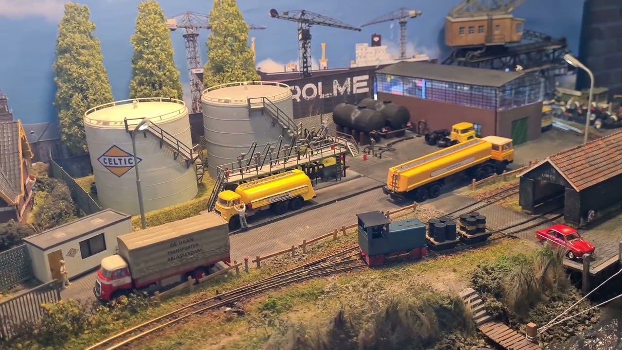 Narrow gauge in model Schmallspur im modell Smalspoor in model - YouTube