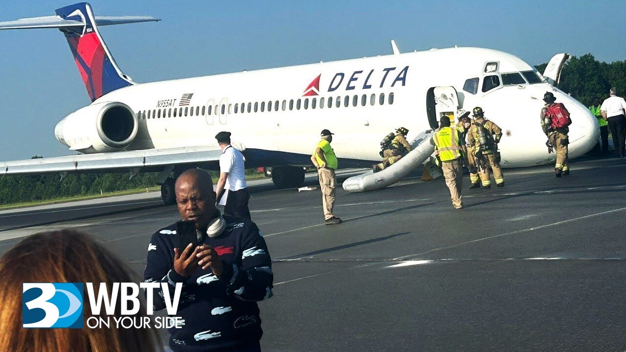 Caught On Camera: Passenger Catches Video Of Emergency Delta Landing ...