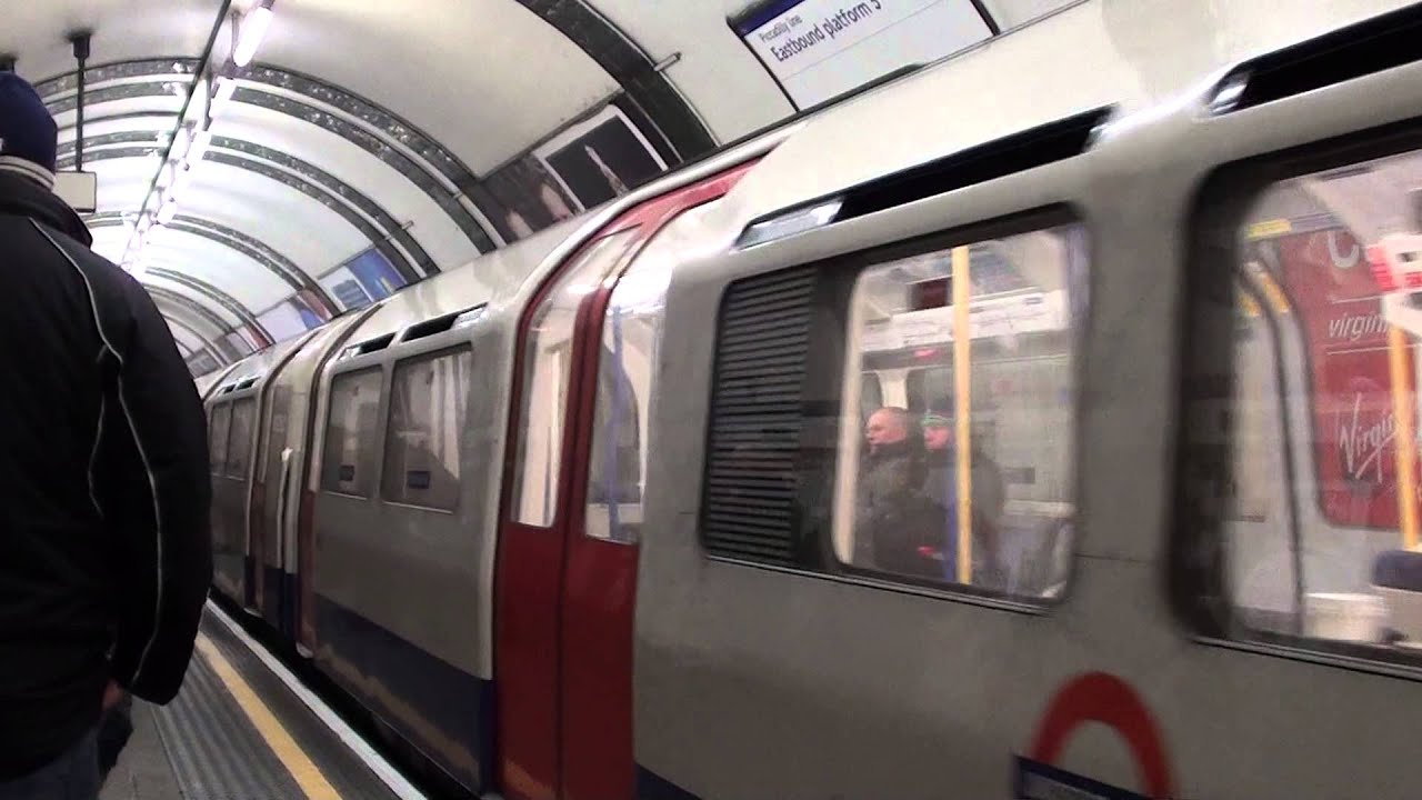 (HD) An eastbound 1973 Stock Piccadilly Line train arrives at ...