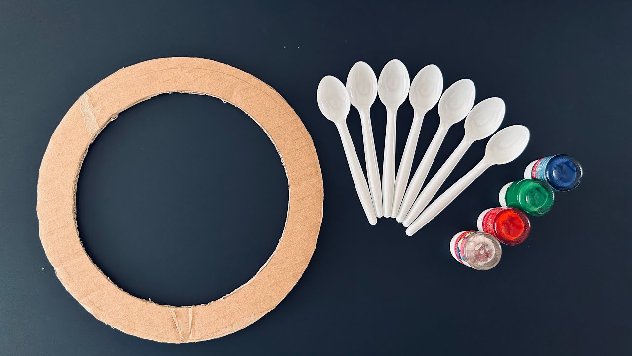 Unique Wall Hanging using Spoon || Best Out of Waste Cardboard & Spoon ...