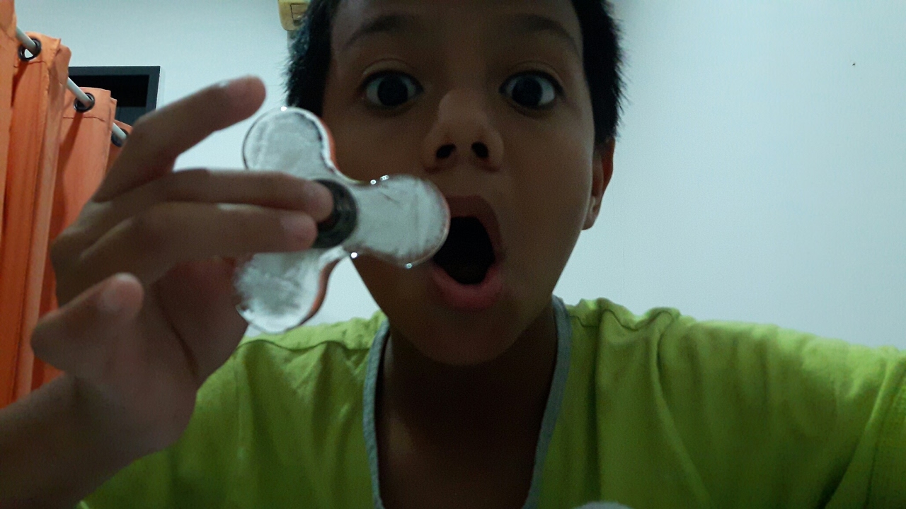 DIY ICE FIDGET SPINNER!!! *ACTUALLY WORKS* - YouTube