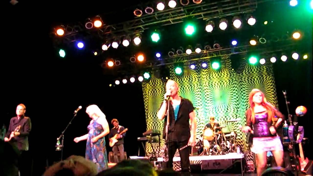 B-52's - "Love Shack" (Live 8/11/09 @Fillmore Charlotte) - YouTube