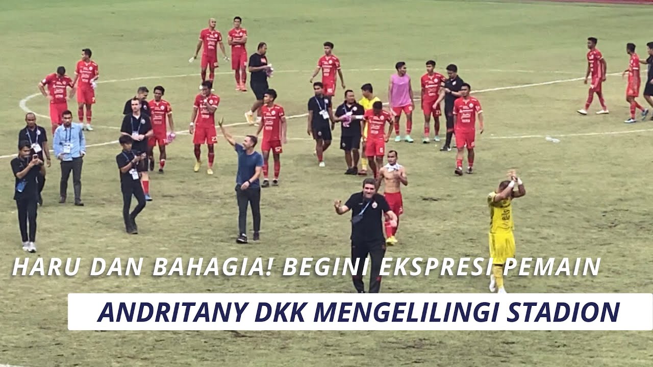 PEMAIN PERSIJA MEMBERI PENGHORMATAN UNTUK THE JAK MANIA YANG DATANG ...