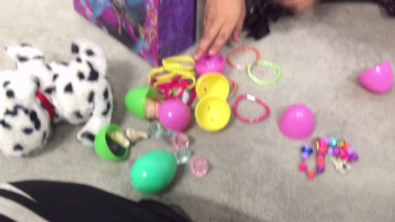 Yoselin's magical candy house egg surprises - YouTube