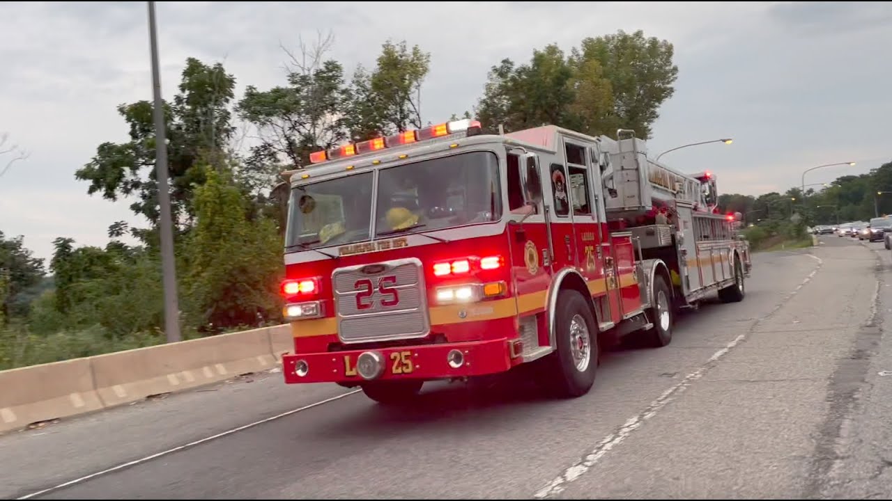 PHILADELPHIA FIRE DEPARTMENT LADDER 25 RESPONDING HORNS BLARING TO MVA ...