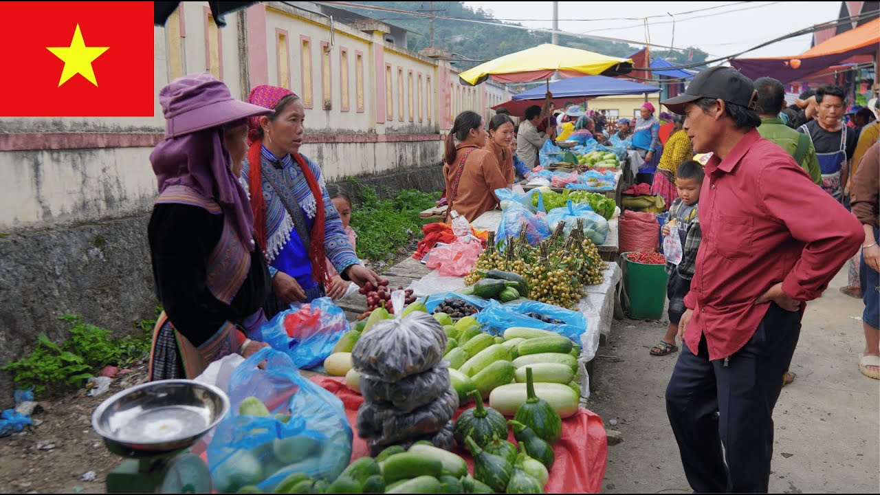 Vietnam’s Traditional Village Market | Sín Chéng Ethnic Market with ...