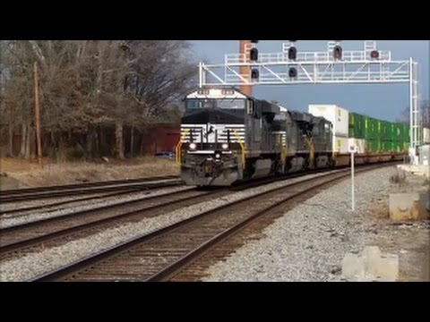 [NS]8166 GE ES44AC,8021 GE ES44AC,3637 GE ET44AC Leads P99 With Nice Sounding Horn & Long Train ...