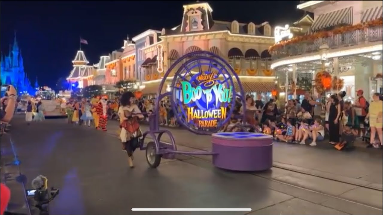 🔴 LIVE | Mickey’s Not So Scary Halloween Party | headless horseman ...