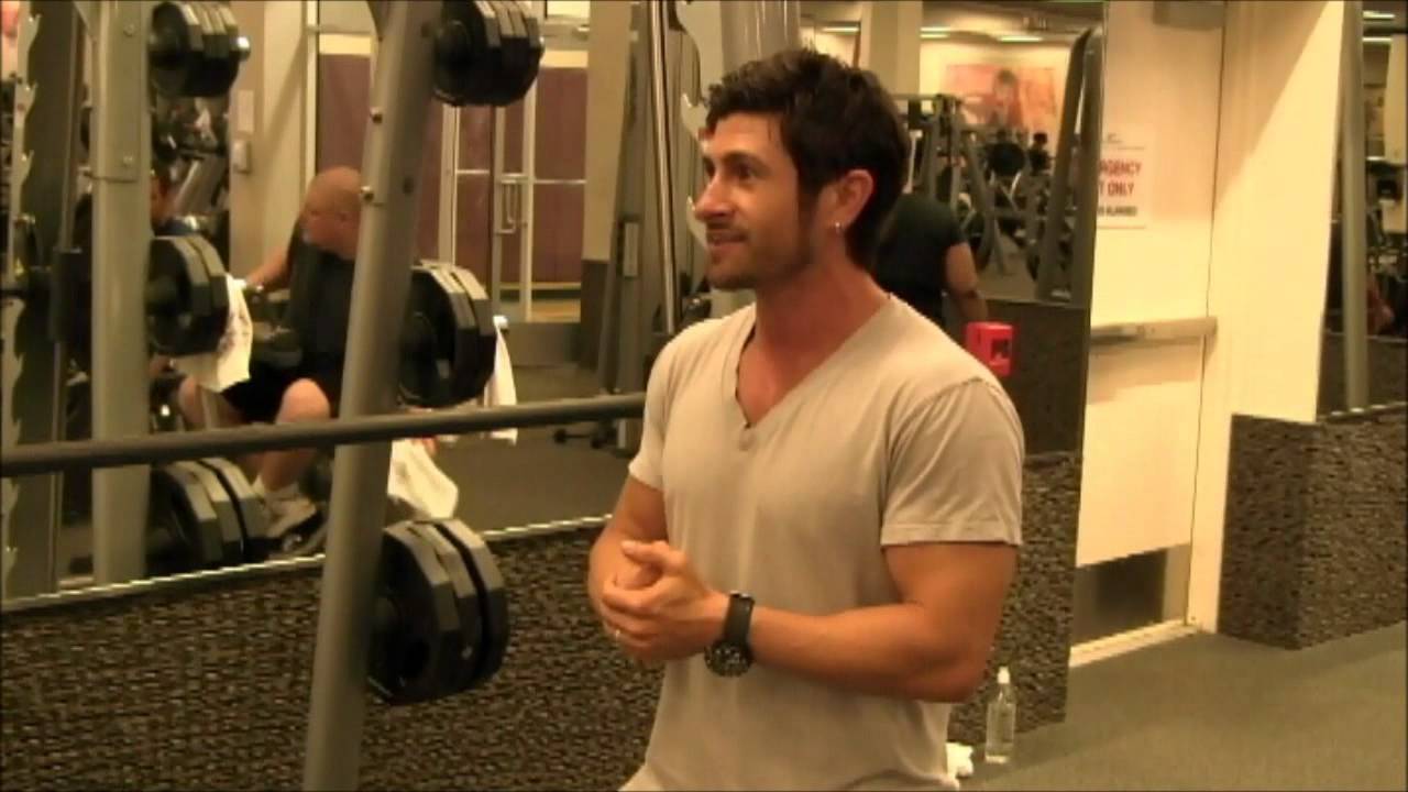 30 Min Chest Thrashing - YouTube