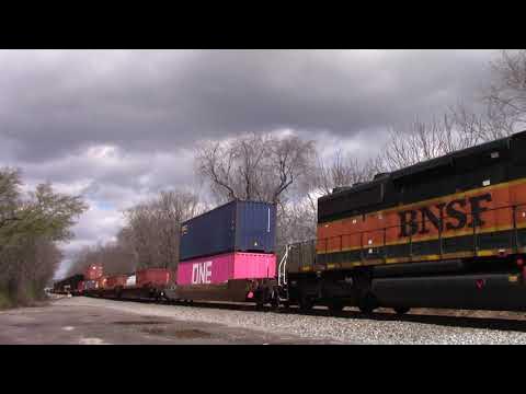 BNSF H1 SD40-2! BNSF #7942 with K3LA leads NS 336 through Danville, KY - YouTube