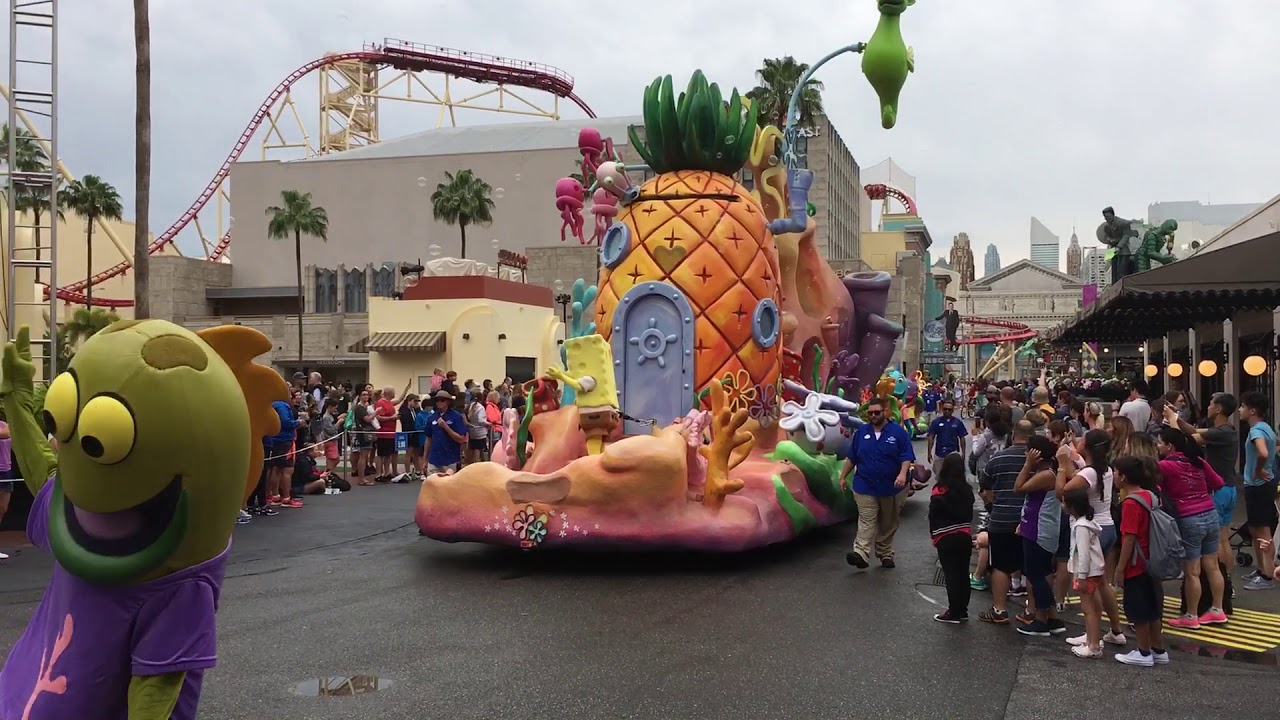 Universal Studios Orlando - Character Parade 10/4/18 - YouTube