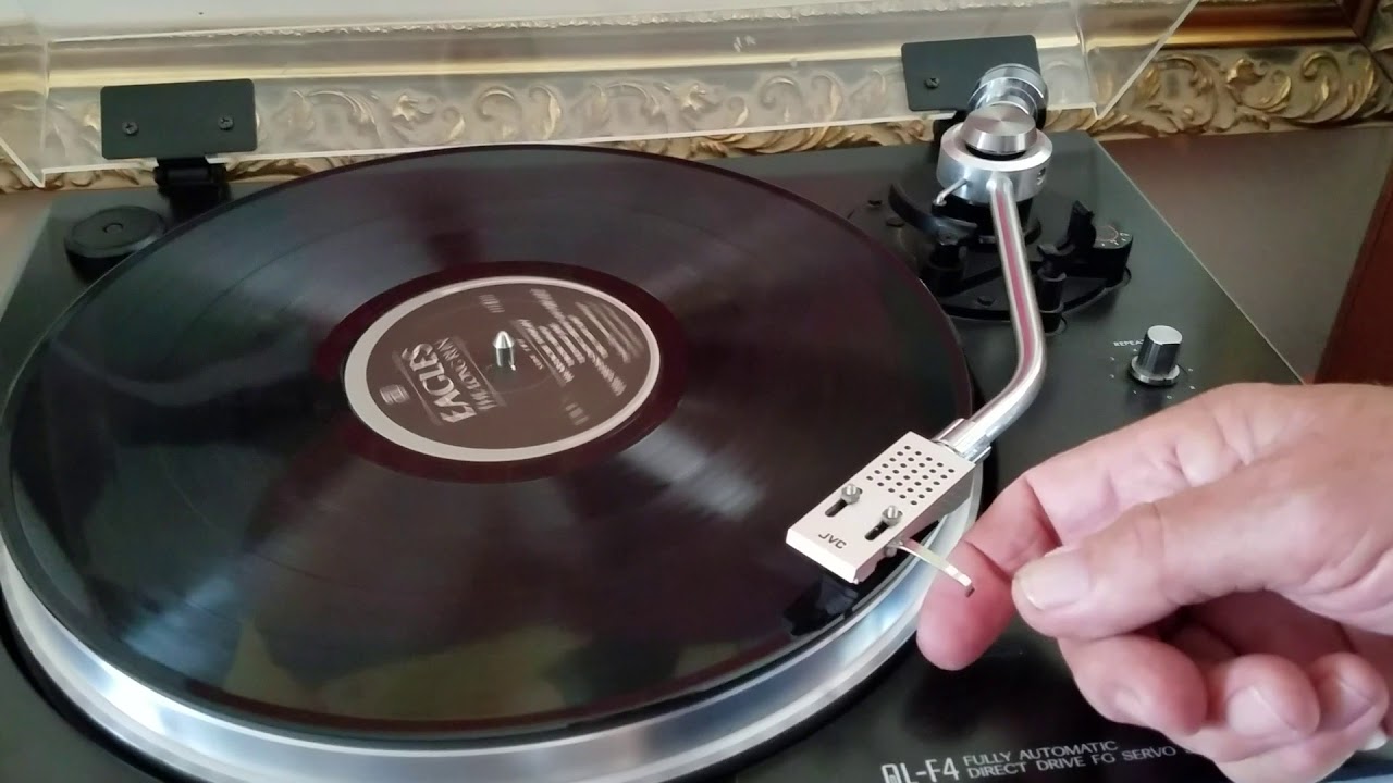 JVC QuartzLock Fully Automatic QL - F4 Turntable - YouTube