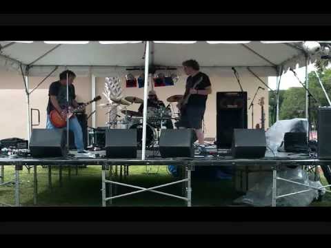 Cheap Shot Performs Rock n Roll Version of "Linus & Lucy" - YouTube
