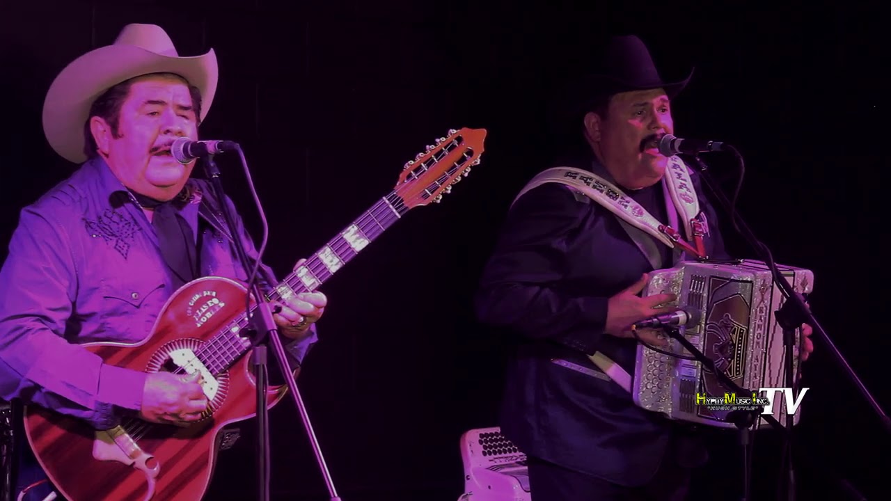 ELÍSEO ROBLES Y LOS BÁRBAROS DEL NORTE - MUJER PASEADA (video oficial ...