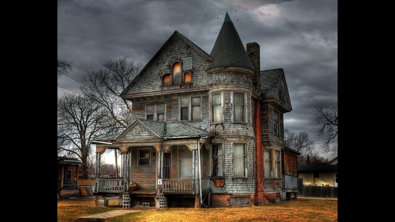 Haunted house with a cat - YouTube