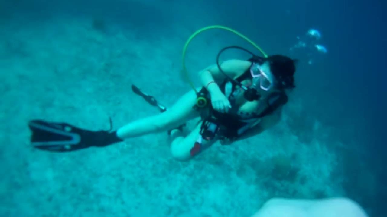 Wrist Mounted GoPro Scuba Diving Footage - YouTube