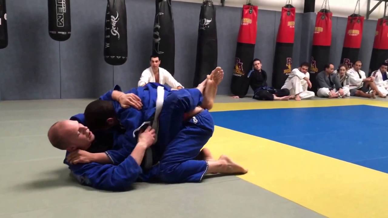 Bittan Academy Combat de la Semaine JJB - YouTube