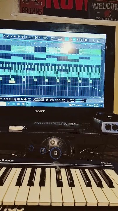 Making a beat in studio One using kontakt retro machines mk2 and bolo da producer x factor drum ...