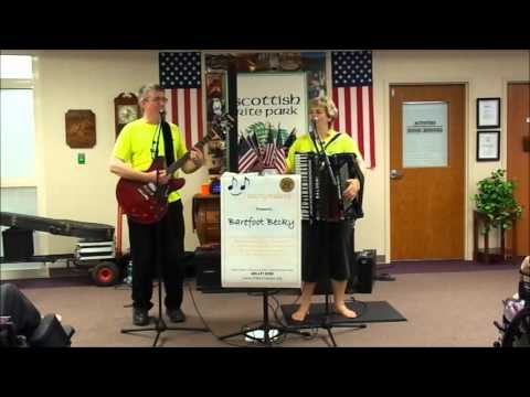 Beer Barrel Polka - YouTube