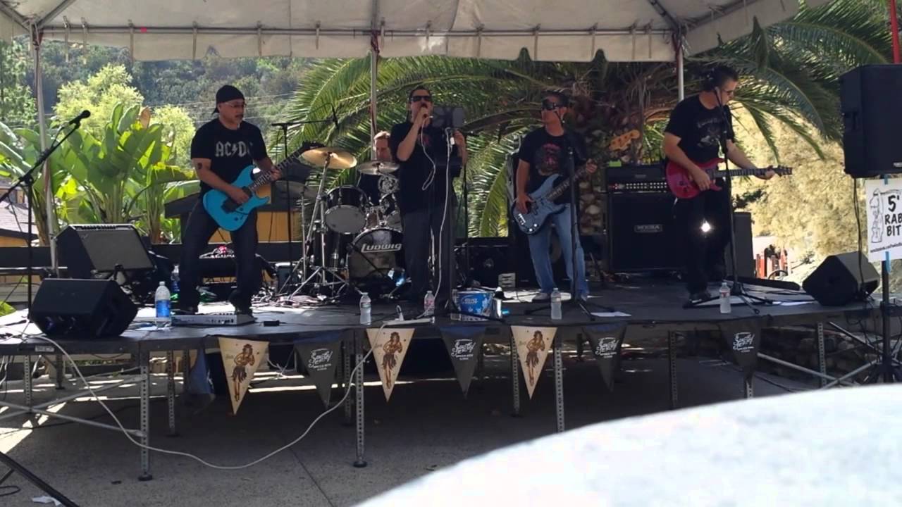 5 Foot Rabbit sings Black by Pearl Jam - YouTube