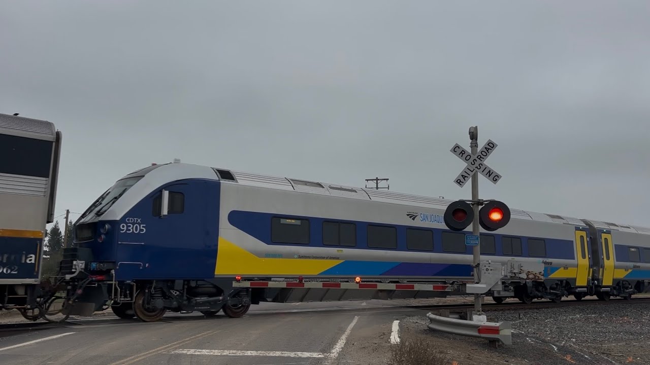 Amtrak CDTX 6962 Gold Runner Train 712 South - Arthur Road Railroad ...