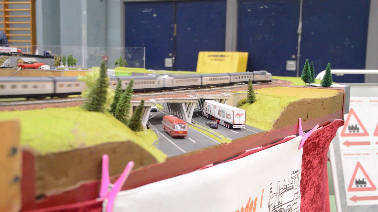 Litra MA -Sølvpilen med motorlyd (Roco) - YouTube