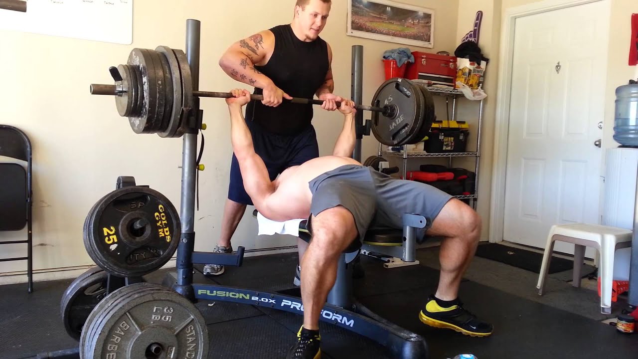 555 lb Bench Press RAW - YouTube