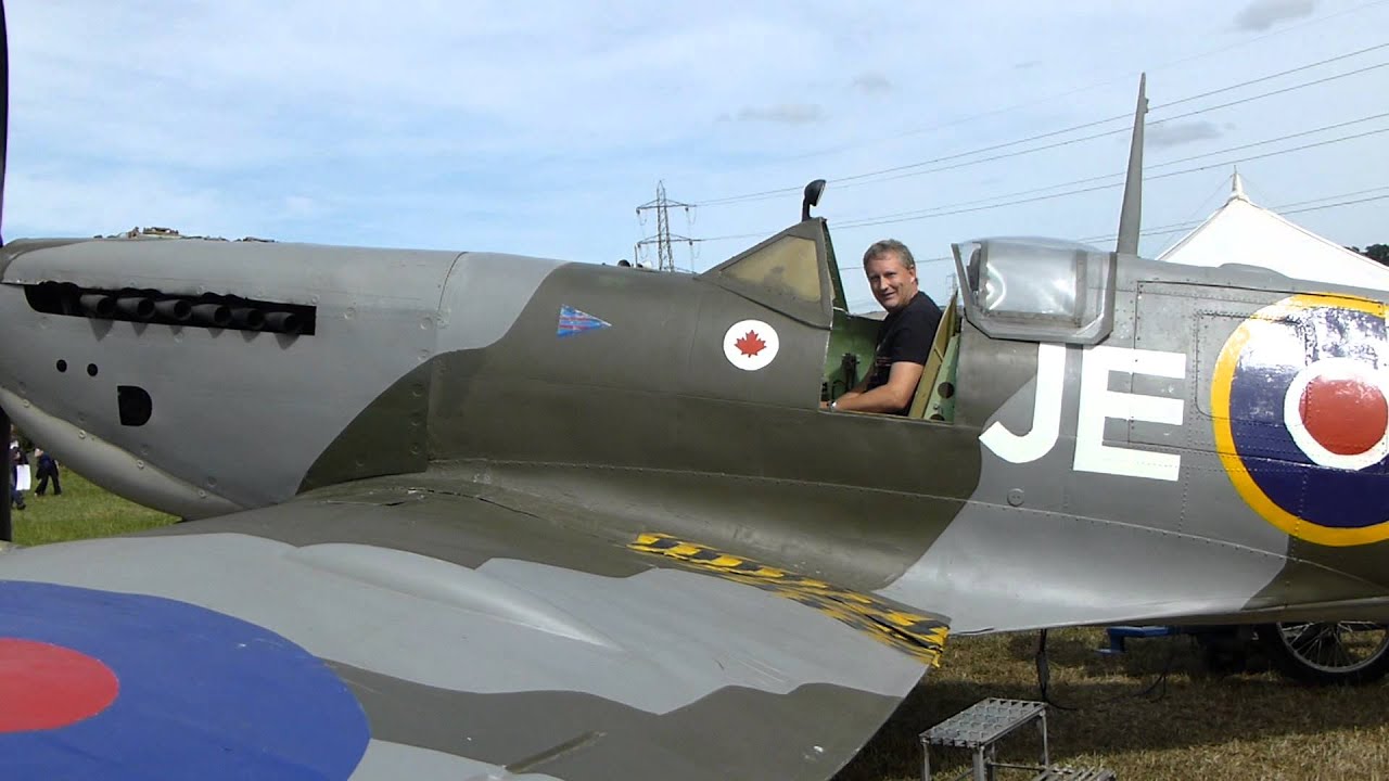 Spitfire start up! - YouTube