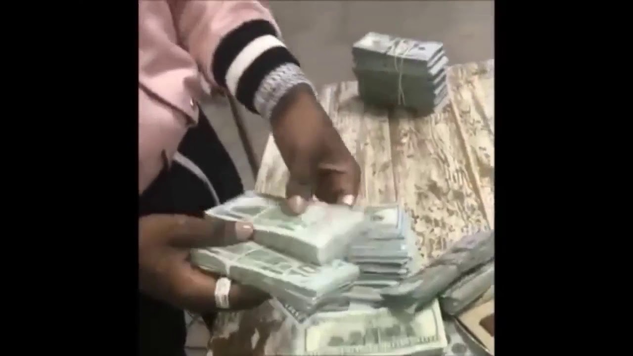 Rappers showing off there money 💸💸💰🤑 - YouTube