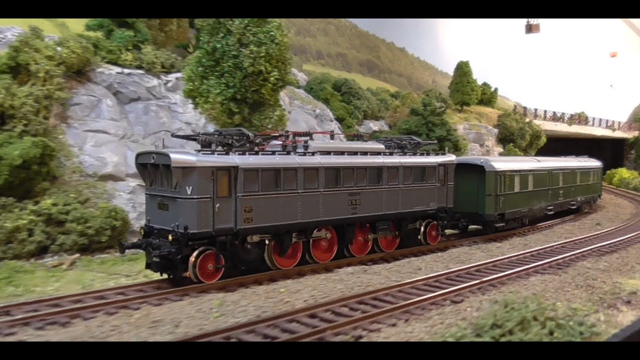 Trix E75 DRG digitalisieren APPEL Decoder und LEDs einbauen - YouTube