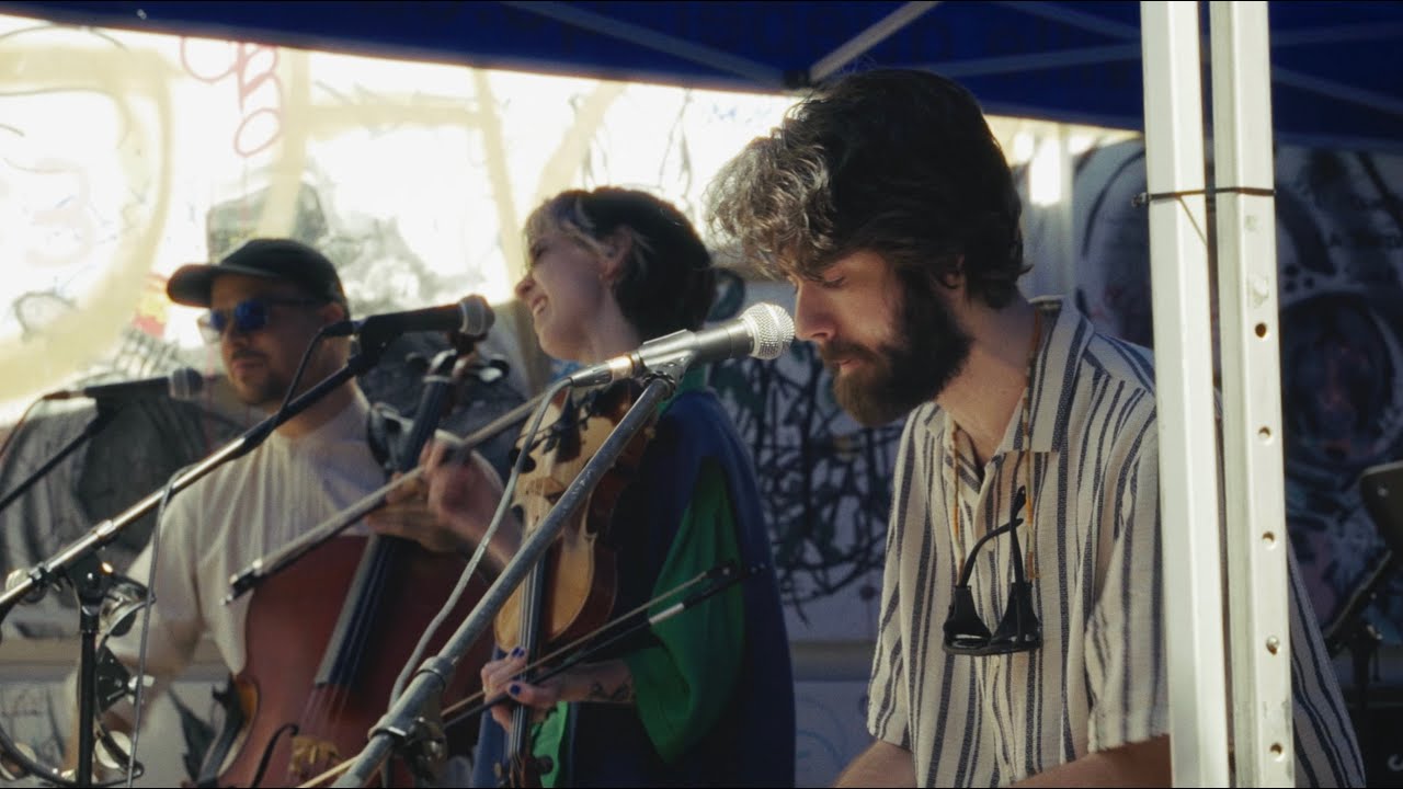 Donne-moi des sous - Pascal Larose & l'orchestre savoureux - live FMQ 2024 - YouTube