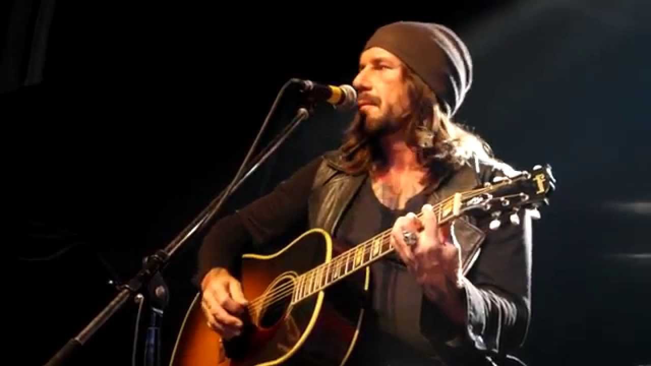 Der W - Stephan Weidner - Hafen - Live akustisch am 16.11.2013 - YouTube