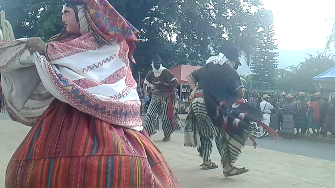 🔴 Baile de la pichona (Suscribanse) - YouTube