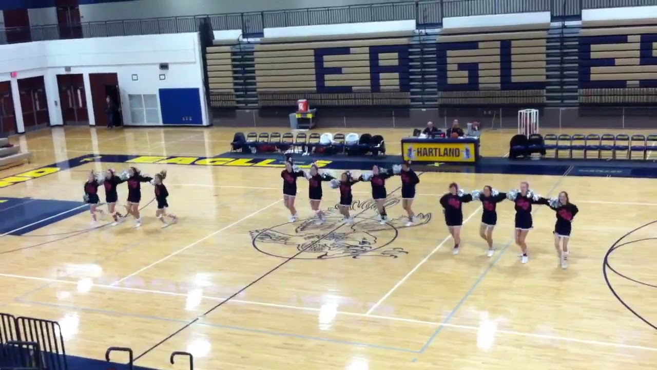 Freshmen Pom Christmas Routine - YouTube
