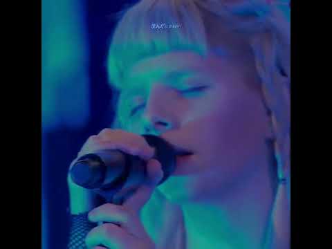 AURORA - Lucky [Legendado]