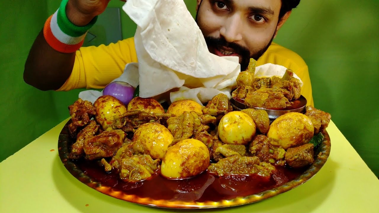 Eating Very Oily Desi Egg Chicken Curry With Rumali Roti | Chicken ...