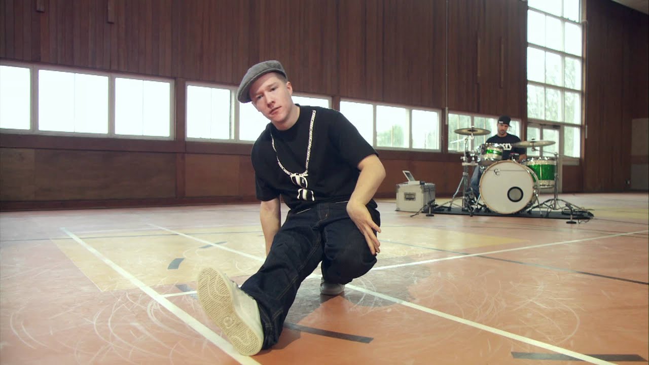 The BBoy Workshop | Learn to Breakdance | Footwork 2 | CC's - YouTube