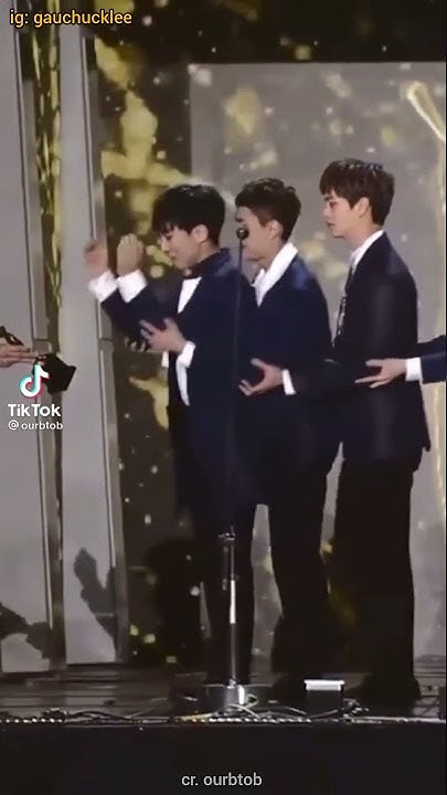 funny moment /🏆 when #btob came up to receive the award together pt.1 #shorts - YouTube
