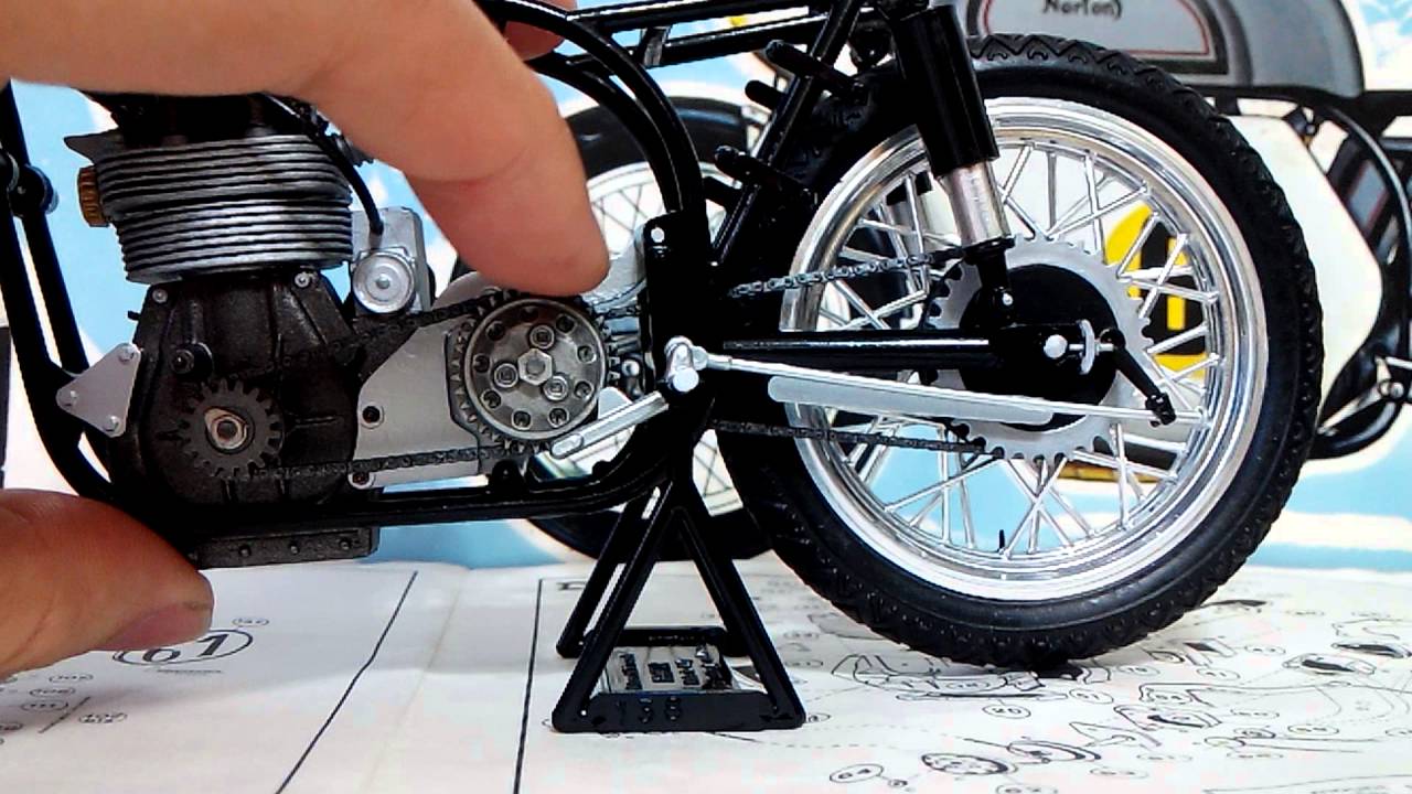 PROTAR 1/9 Norton Manx 500 - YouTube