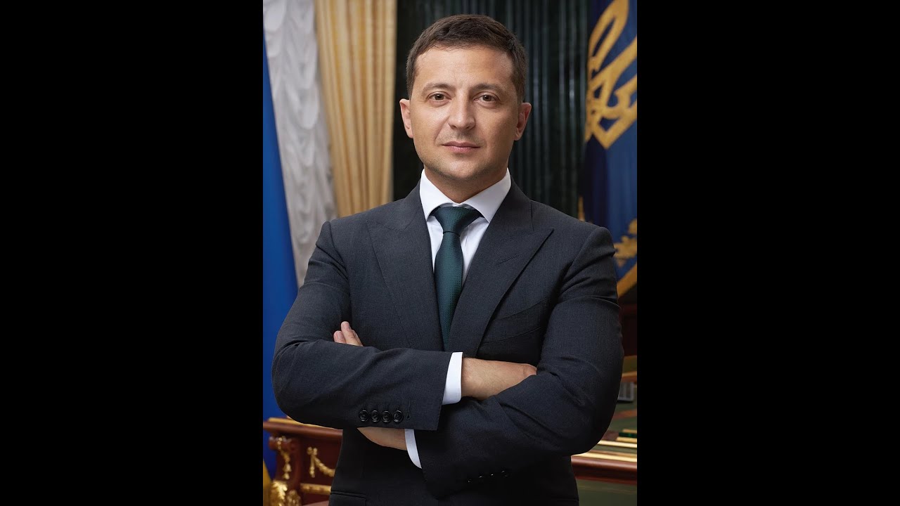 Volodymyr Zelenskyy plays the Russian National Anthem [piano] - YouTube