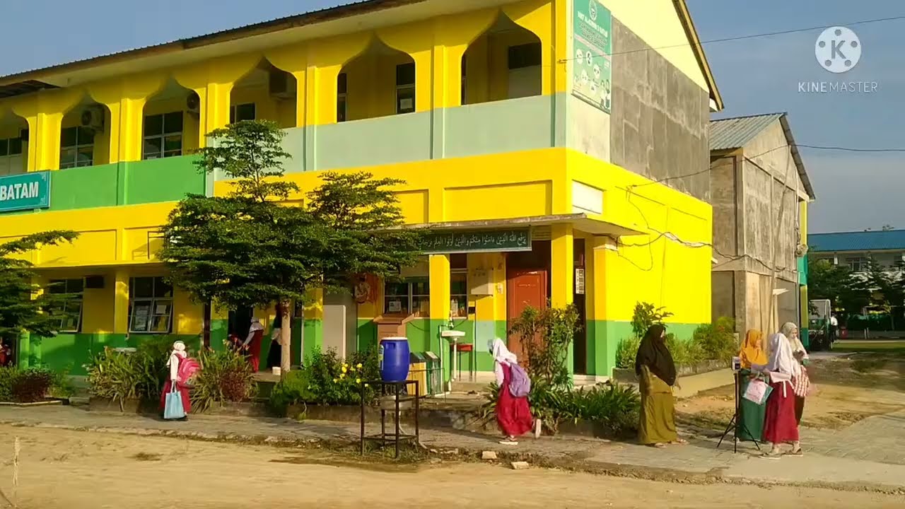 SDIT AL-AZHAR 3 BATAM - YouTube