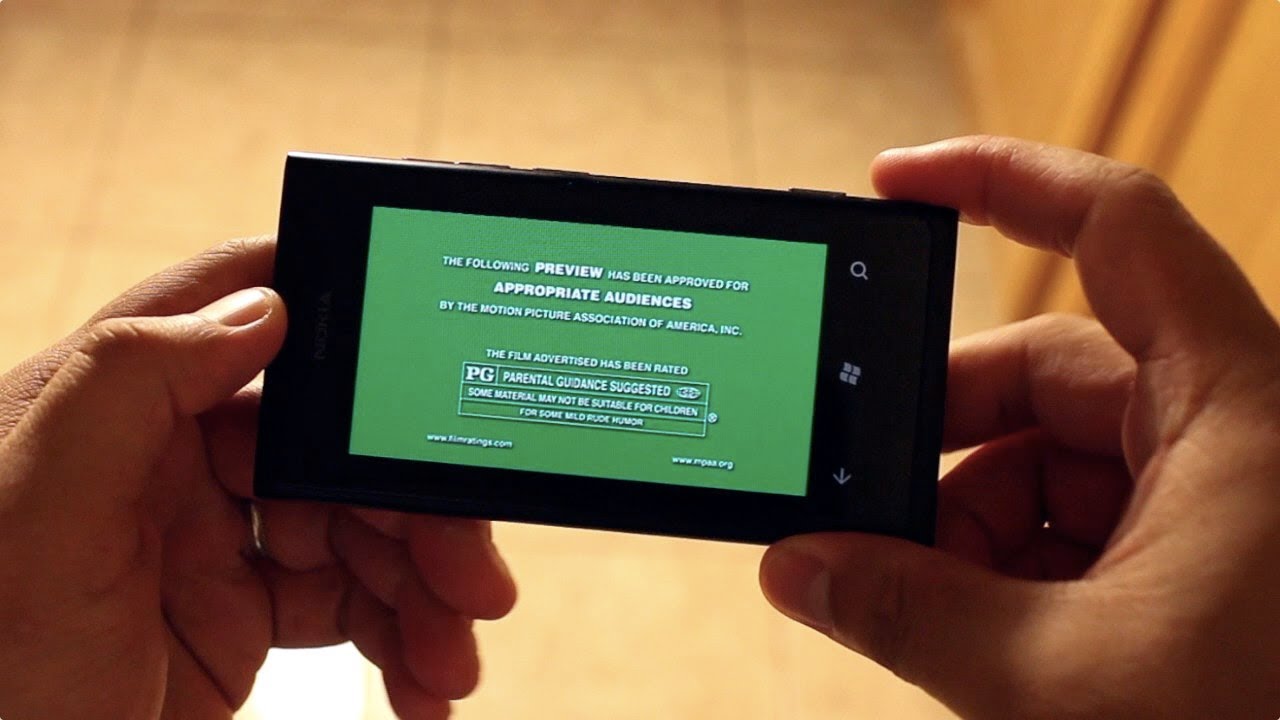 Nokia Lumia 800 demo of Flixster. Movie trailers, reviews, and showtimes - YouTube