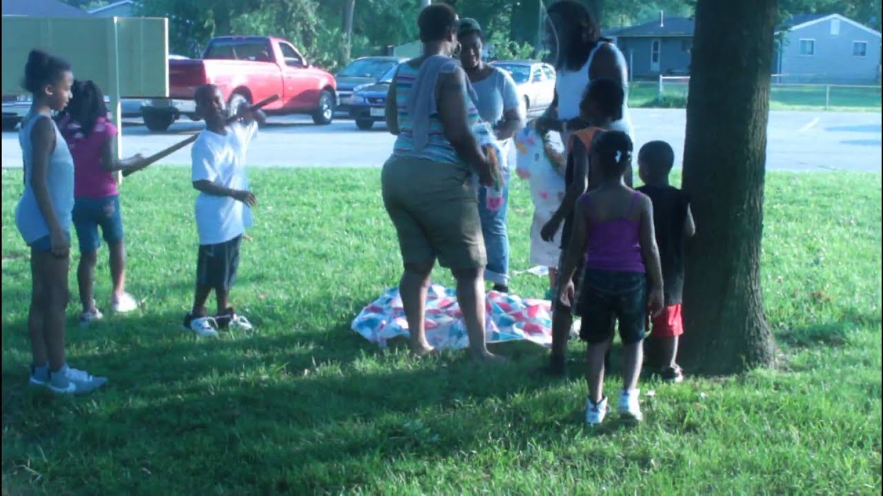 Family Reunion '10 - (The Worst Pinata Video Ever) - YouTube