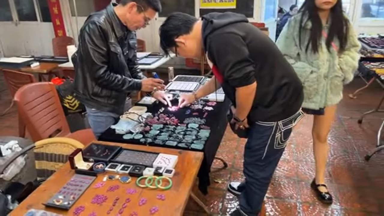 Hanoi’s Sunday Gemstone Market Vietnam - YouTube