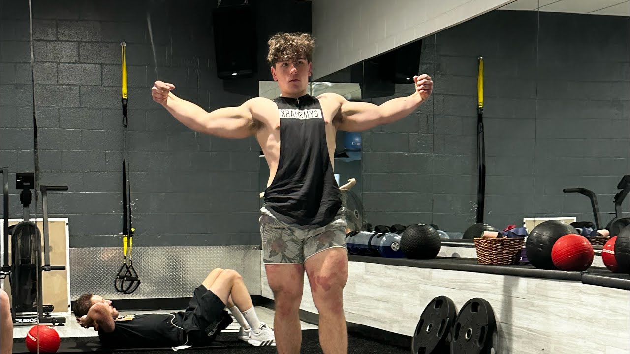 Gym Vlog #1! Day in the Life - YouTube