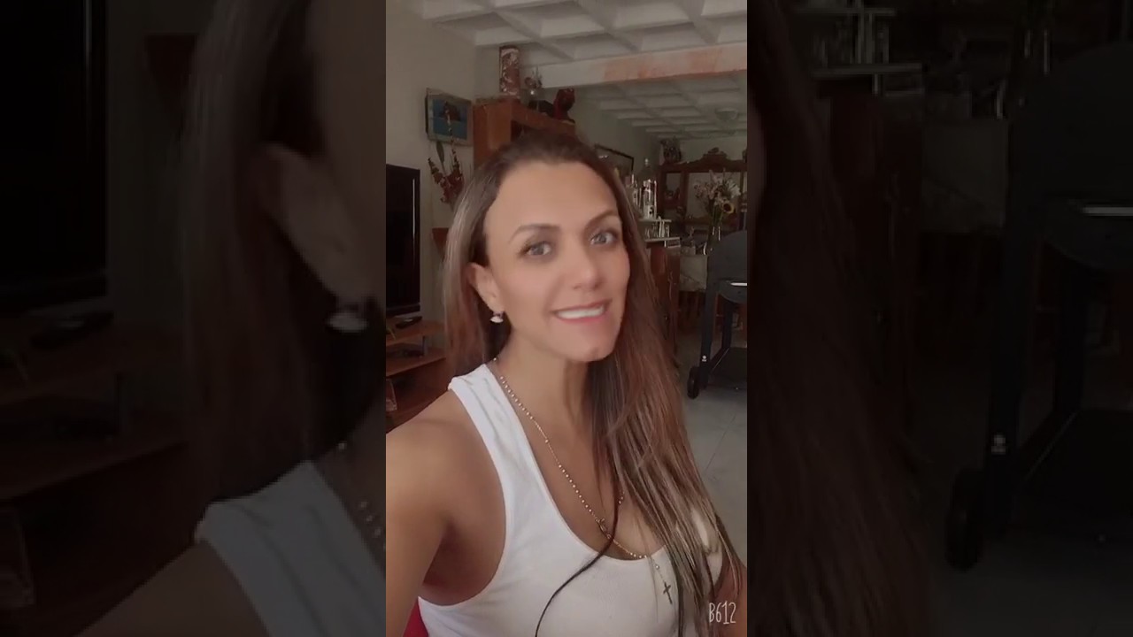 Janet Soto... La diosa de fuego presente 8vo Aniversario de Sun Drivers - YouTube