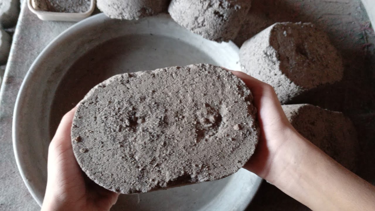 ASMR pure charcoal sand cement crumbling in water 💦🤤 satisfying package ...